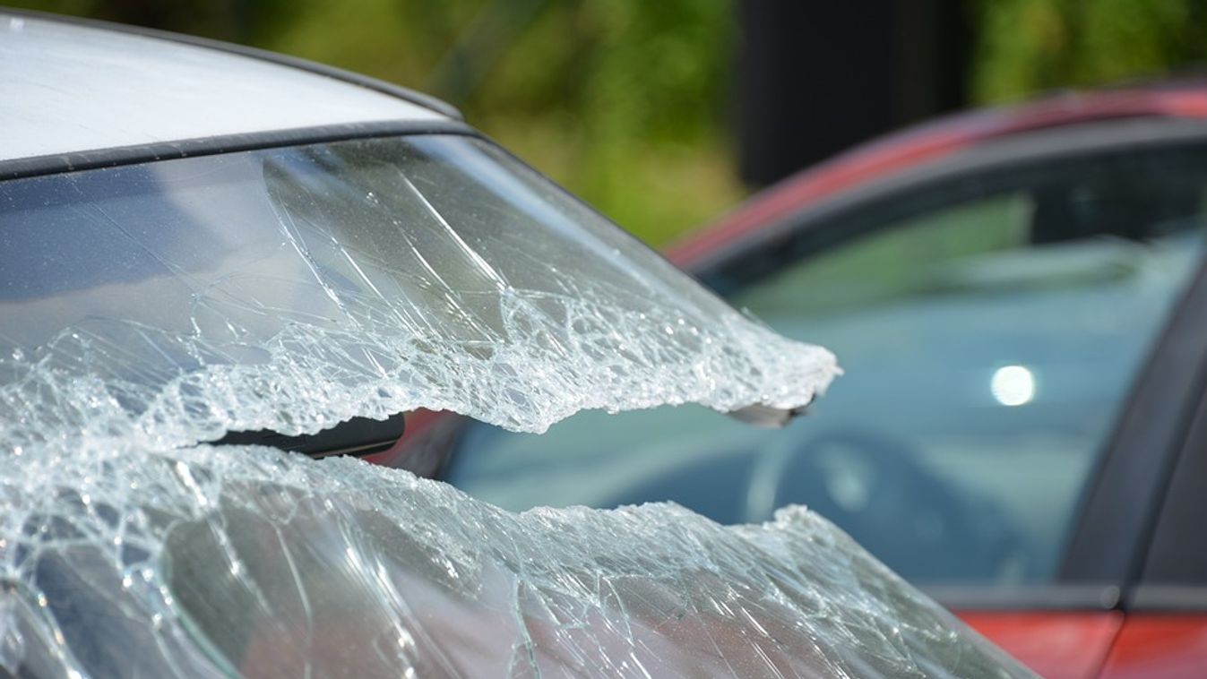 Karambol történt a 72-es főúton