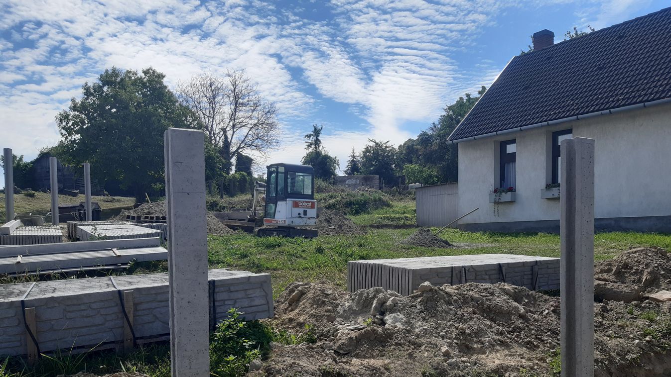 VEOL - Parkolóhelyeket alakítanak ki a munkába járóknak Bakonyszentkirályon VEOL - Parkolóhelyeket alakítanak ki a munkába járóknak Bakonyszentkirályon