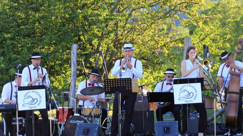 VEOL - A Happy Dixieland Band jubileumi koncertje a zene világnapján