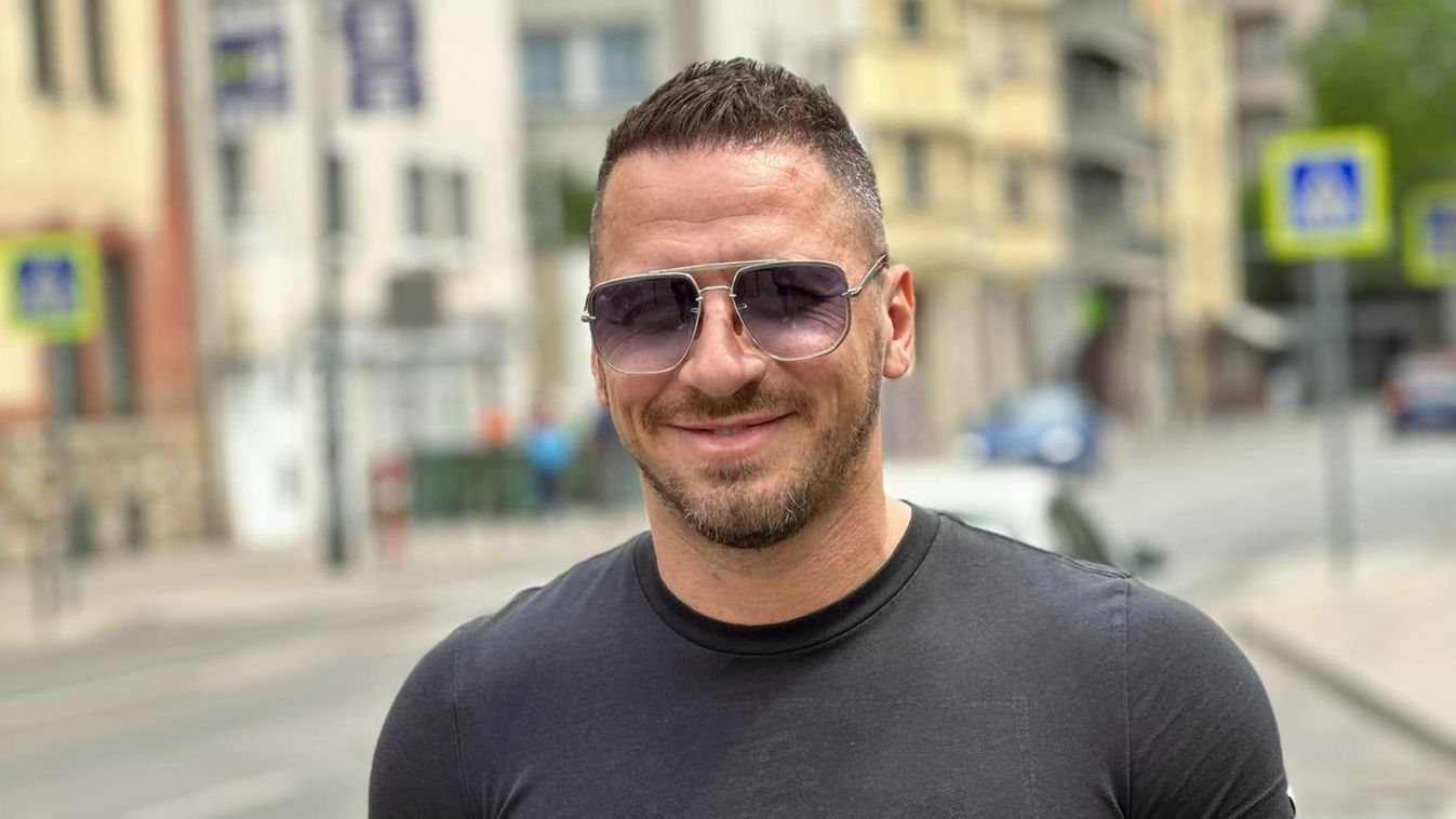 Szívdöglesztő motoros fotót posztolt Vastag Csaba