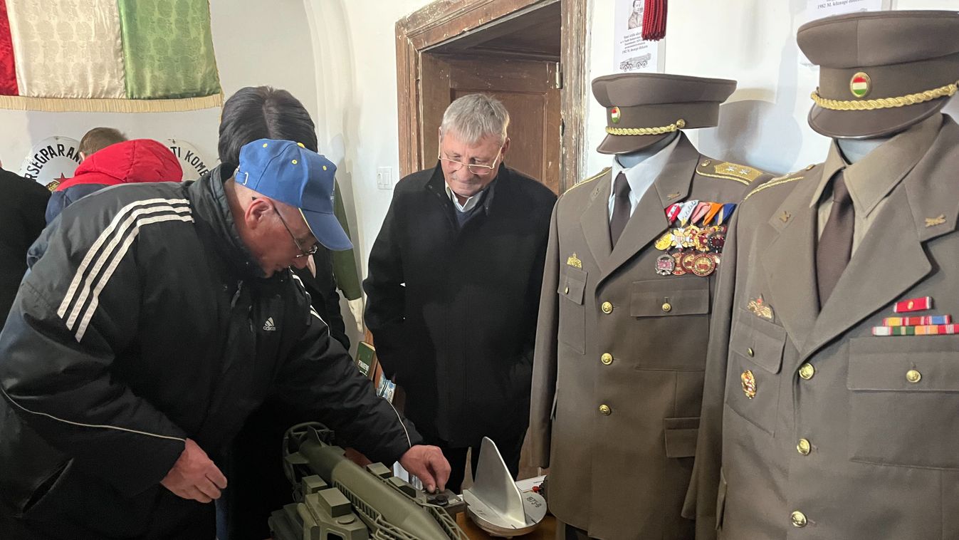 Háború tematikájú kiállítás Zalahalápon