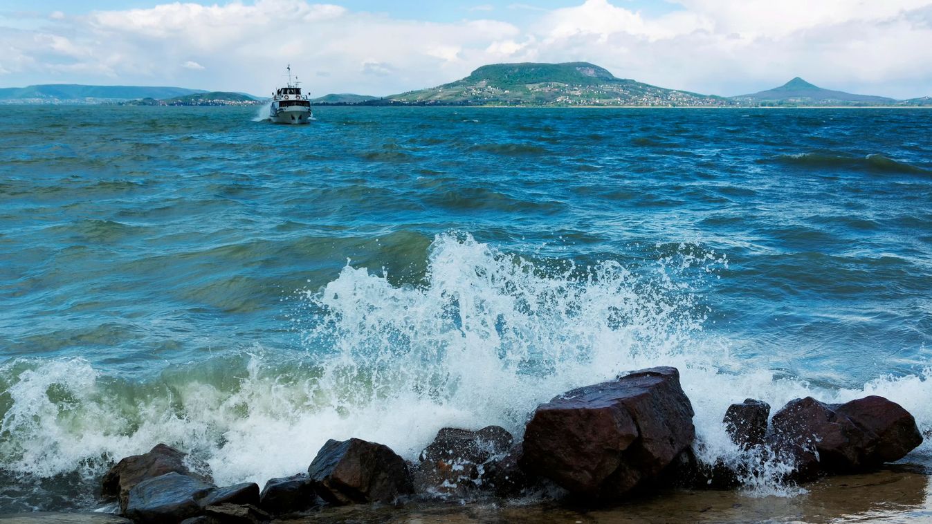 Időjárás: durva idő csap le a Balatonra