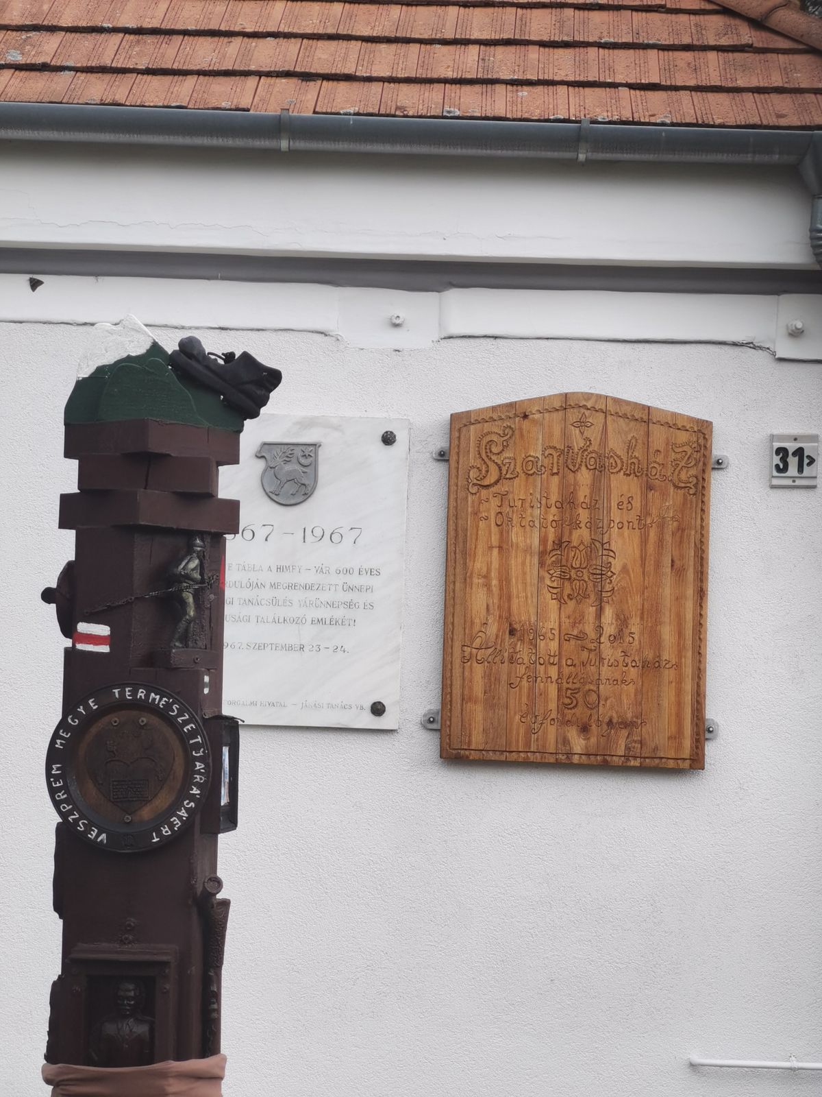 Bakancsos Természetjárók újraavatják emlékoszlopukat