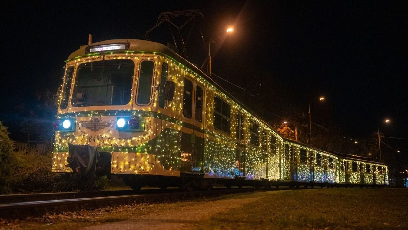 Karácsonyi fényvonat a Bakonyba