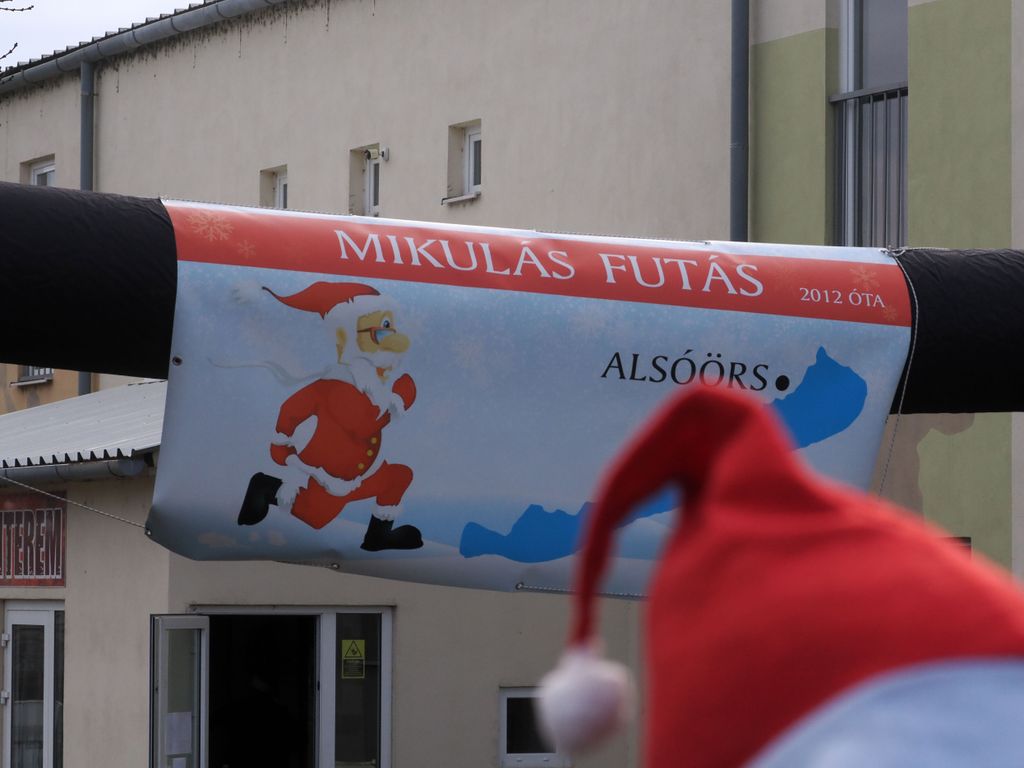 Mikulás Futást rendeztek Alsóörsön