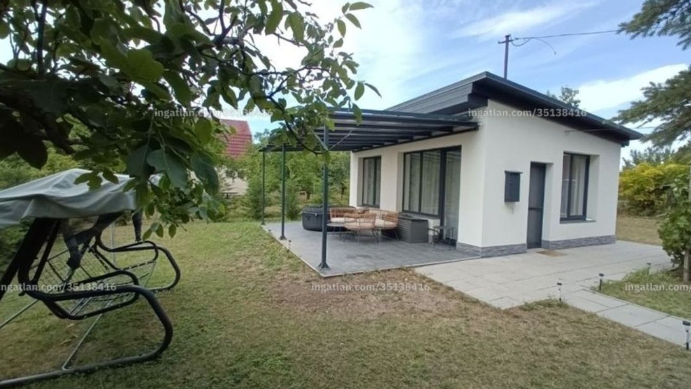 Szerethető kis ház nem messze a Balatontól